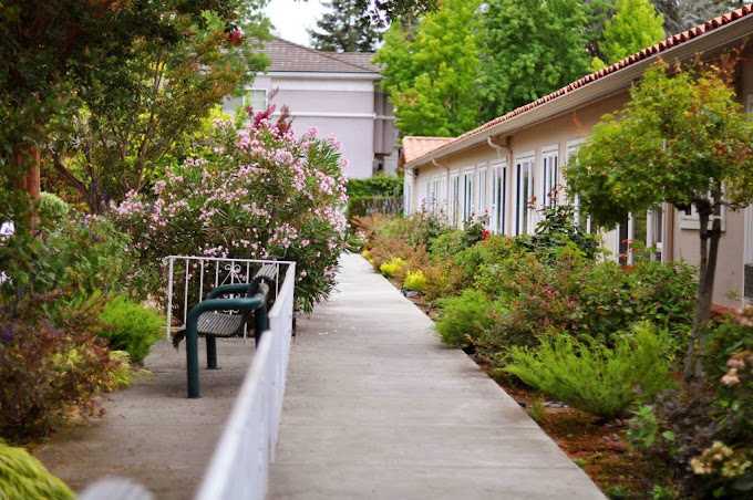 Kaego‘s Richman Gardens by SCH | Photos, Reviews, Prices | Senior Living