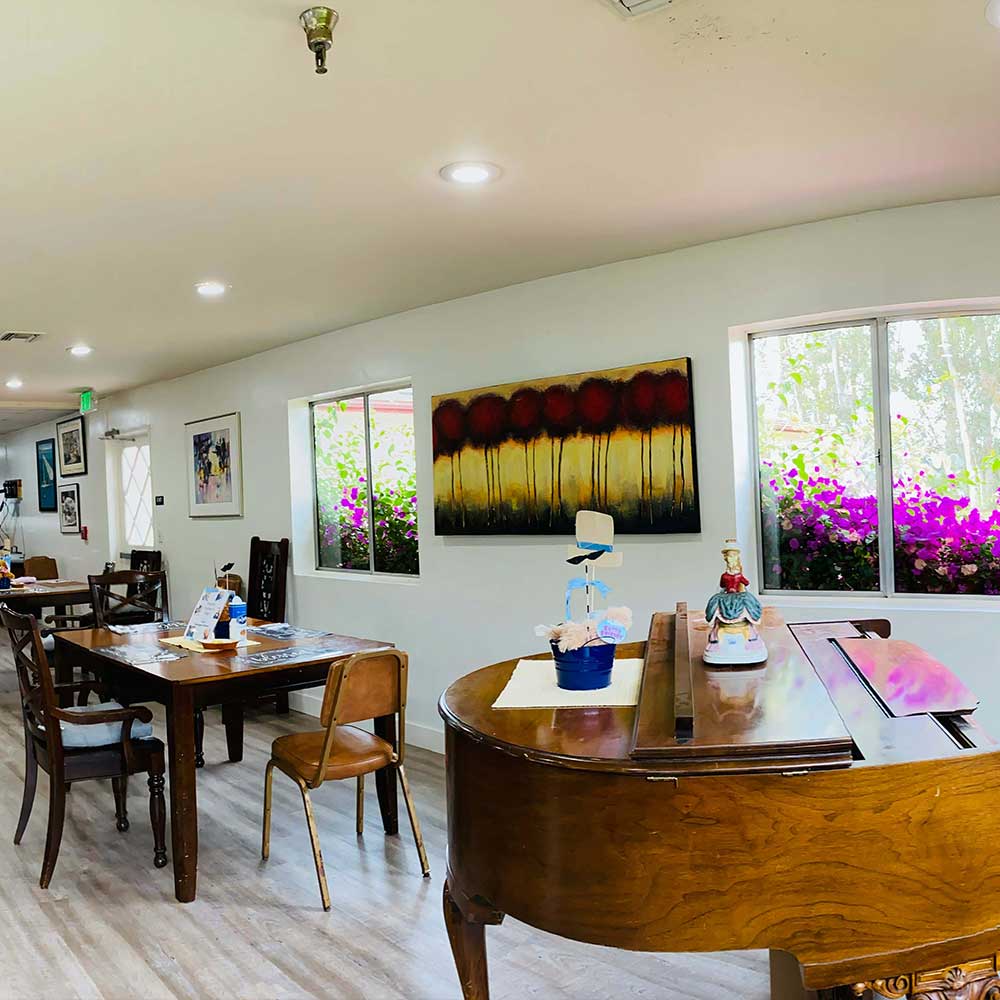 Huntington Manor | Photos, Reviews, Prices | Senior Living